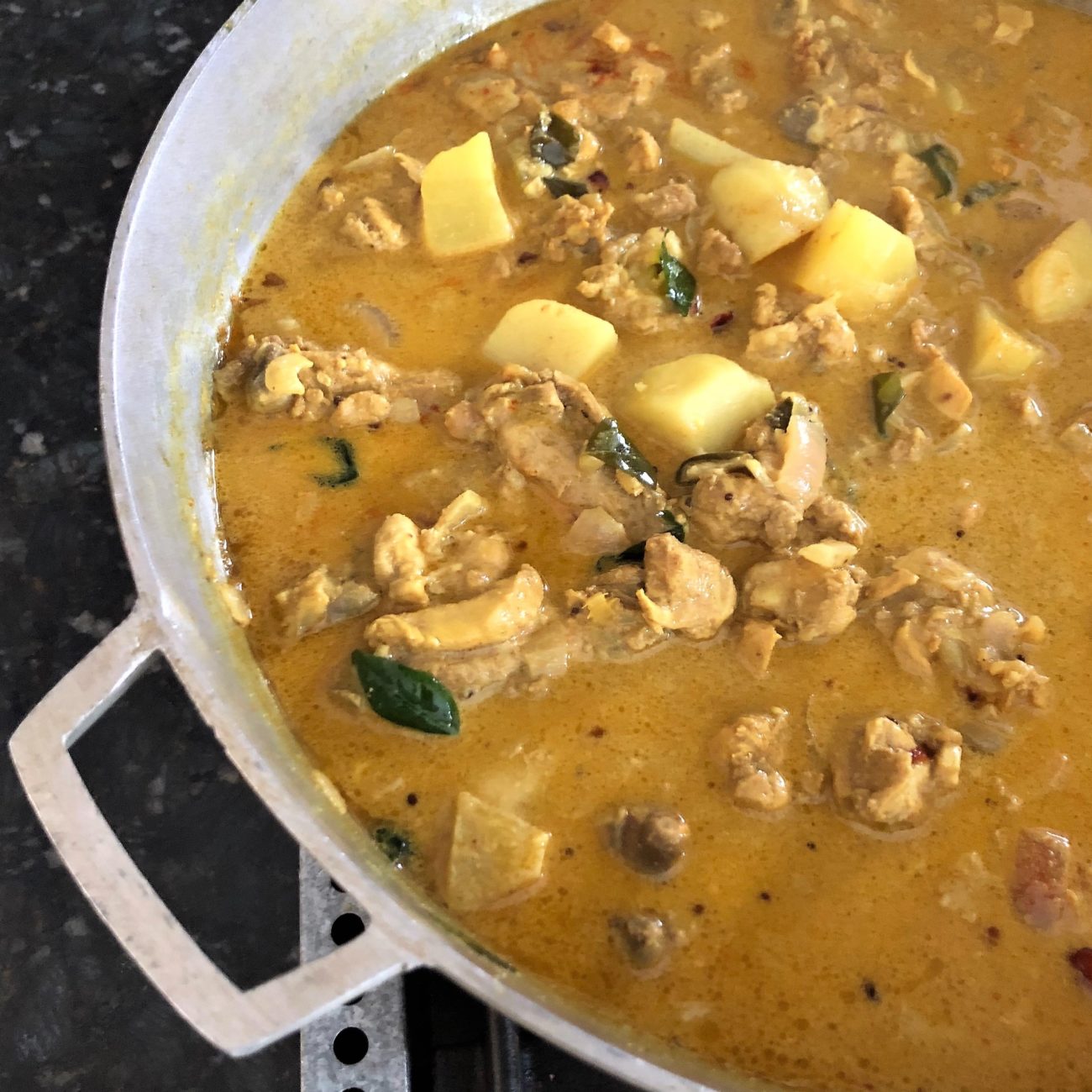 Kerala-Style Chicken Curry - The Familiar Kitchen