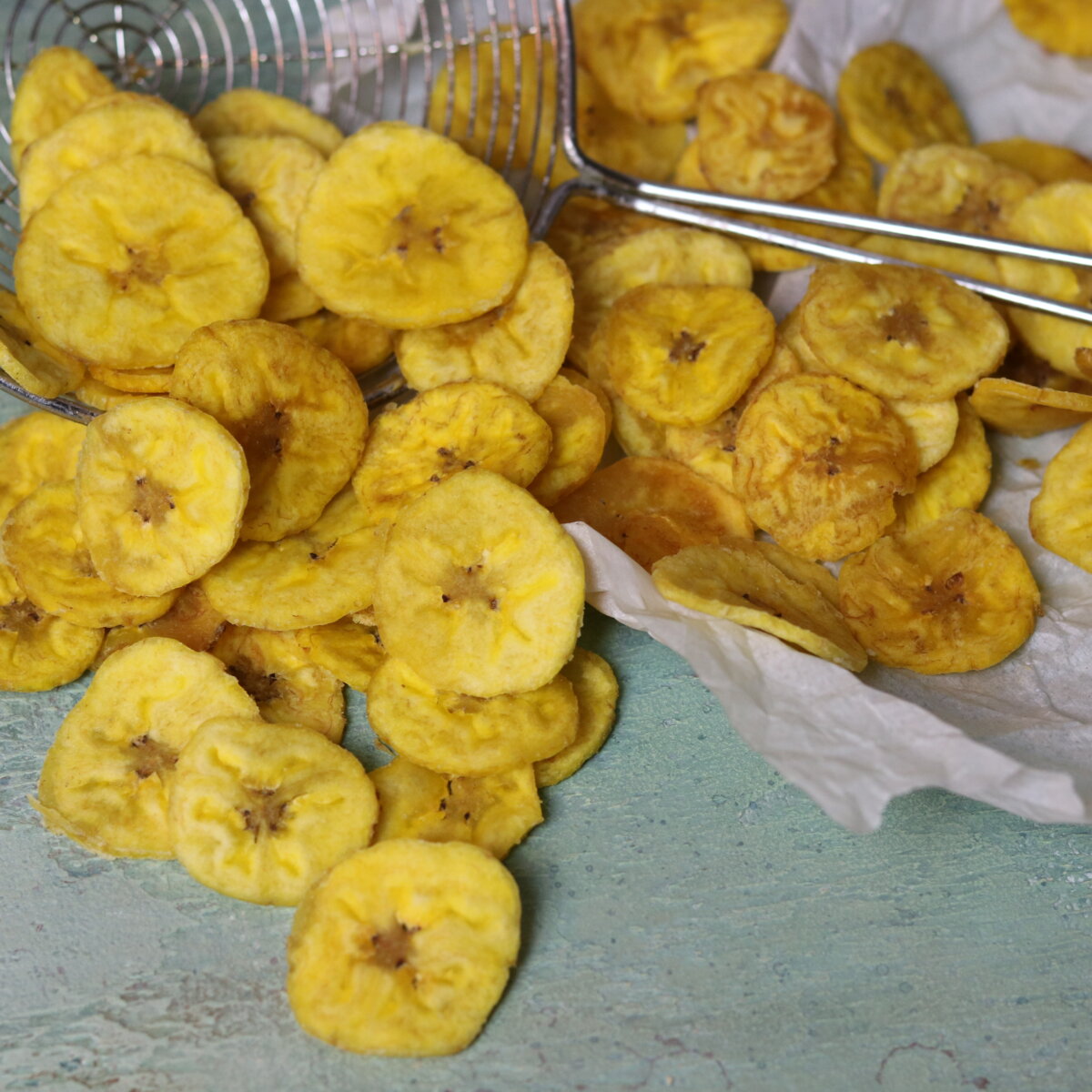 Banana Chips (Ethakka Upperi) - The Familiar Kitchen