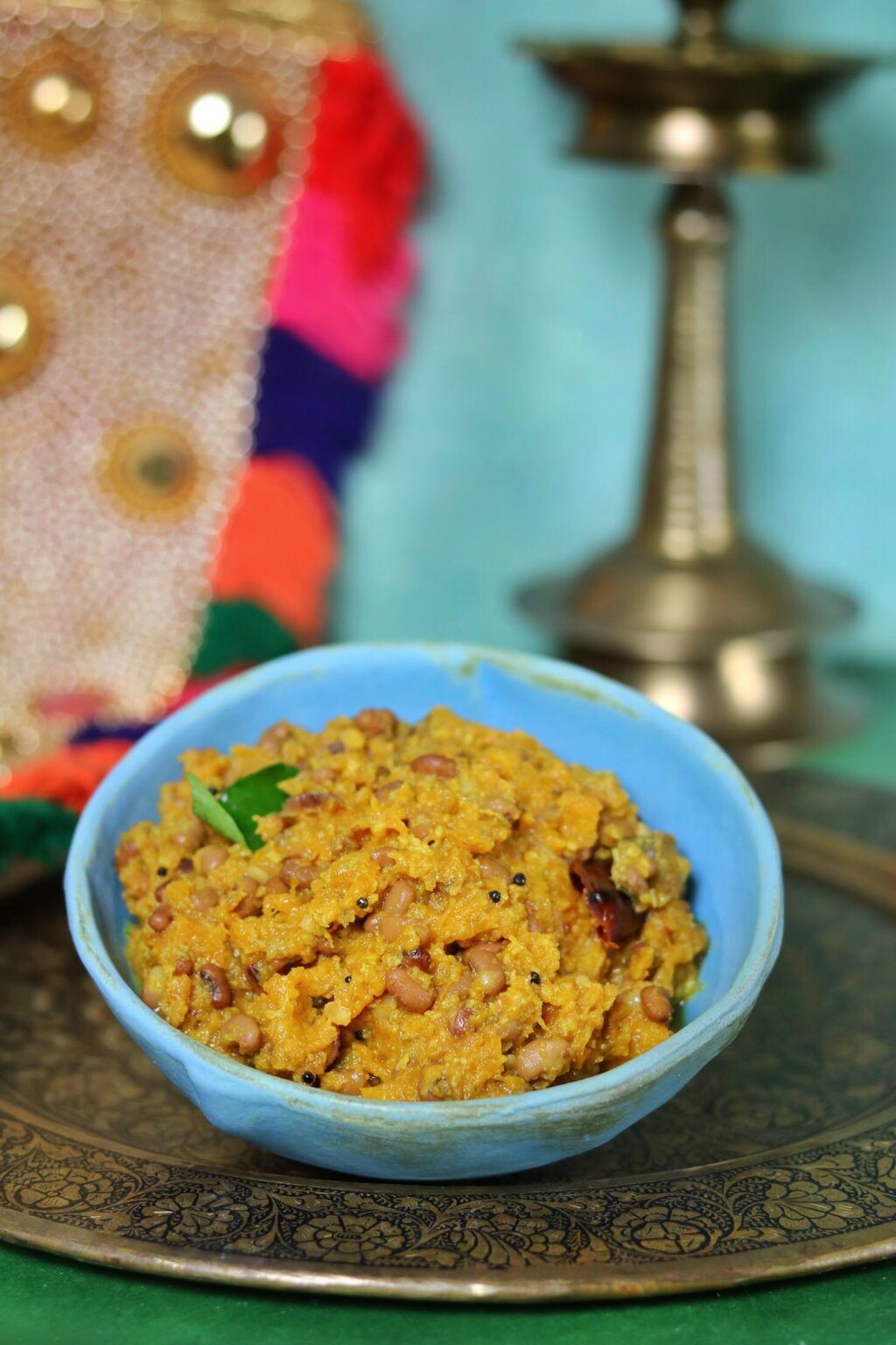 Pumpkin Erissery (Onam Sadhya Recipe) - The Familiar Kitchen
